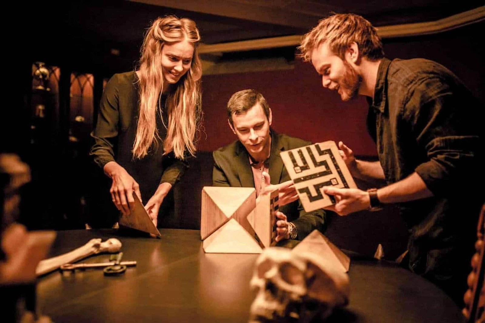 How To Be Good at Escape Rooms? | Fourth Wall Escape